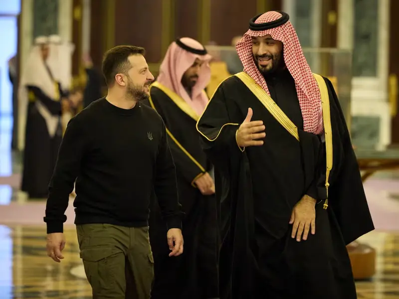 زلنسکی و ولیعهد عربستان سعودی در جده درباره پیشبرد صلح در اوکراین گفت